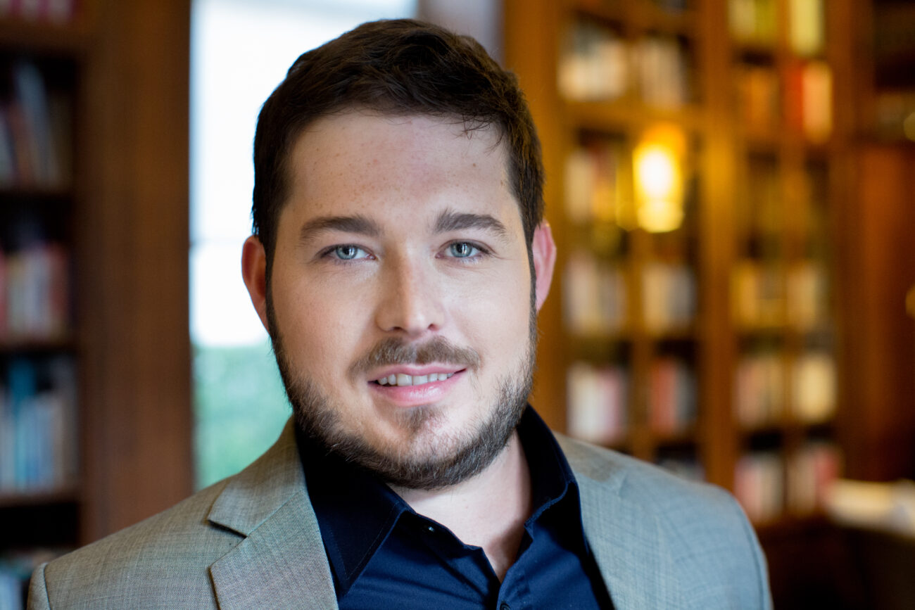Geoffrey Cain - Lucinda Literary: Authors Representatives and Speakers ...